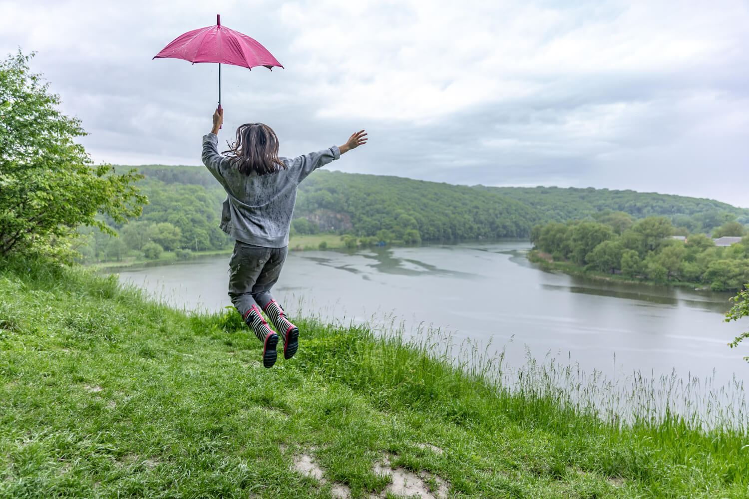 5 Best Places to Visit in Monsoon with unique stays